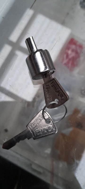 Lambretta steering lock and 2 keys - KTF Scooters